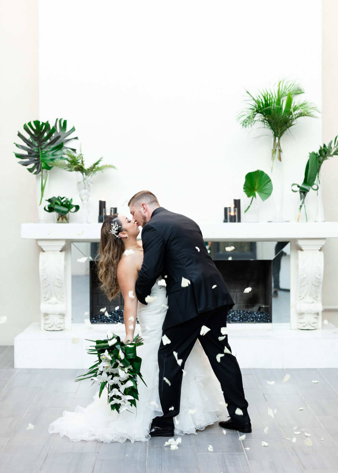 Bold, Elegant Wedding at Soho63 | Clare and Gregg - amandakarisphoto.com