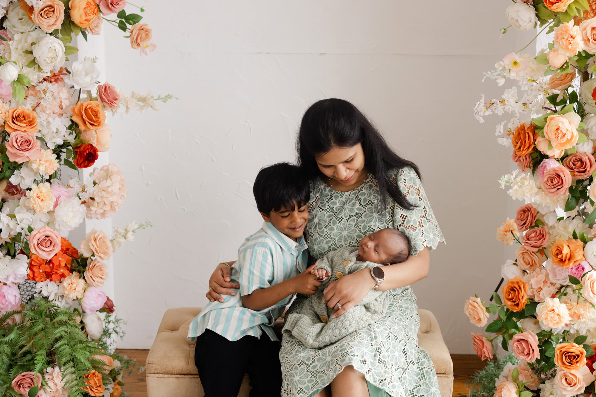 A Timeless Spring Studio Newborn Session in Louisville, Kentucky
